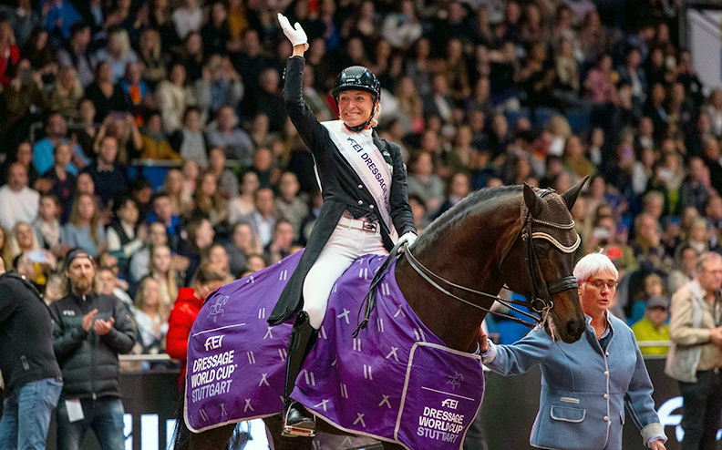 Ingrid Klimke zwycięża w Stuttgarcie