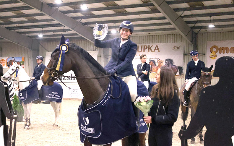 Kobiernik, Zagor i Handzlik w kraju